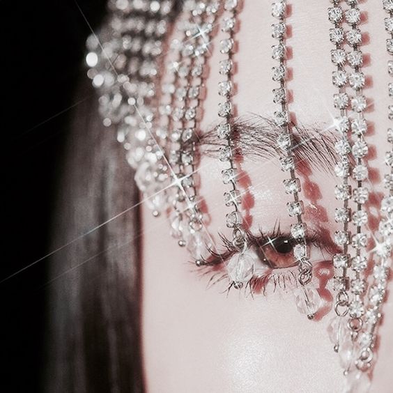 50+ Sparkle Bling Looks To Prove The Trends You Have To Try – SugarAndVapor